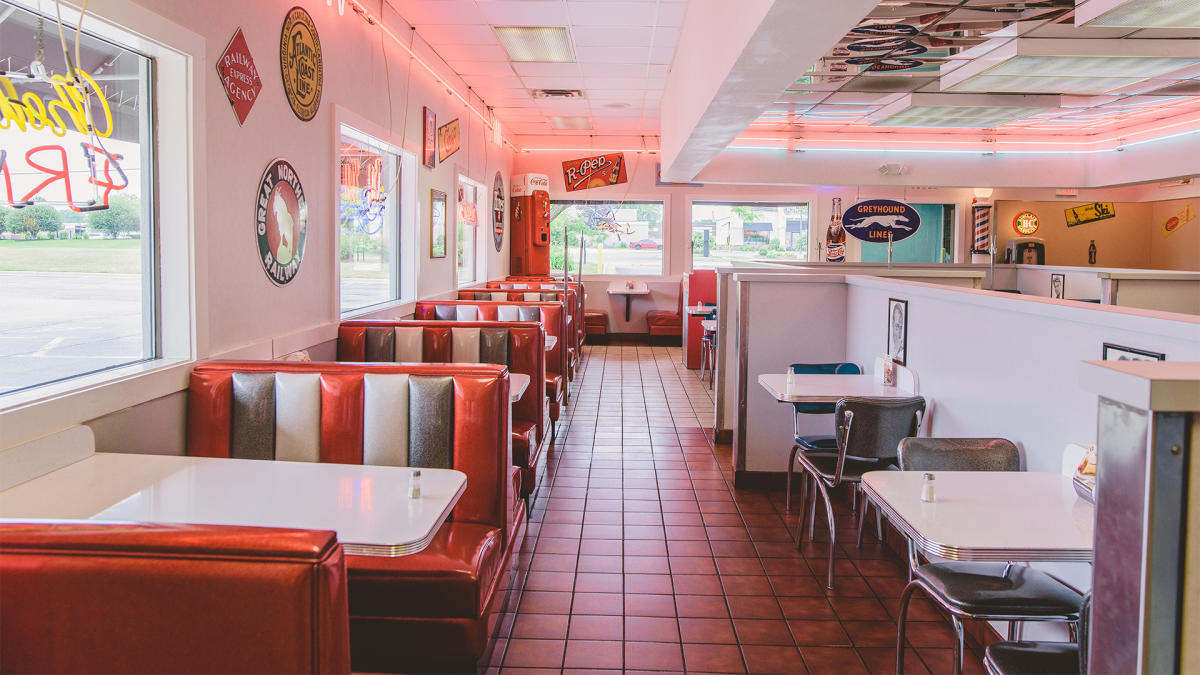 Top 10 Best Rockford Restaurants - PriceListo